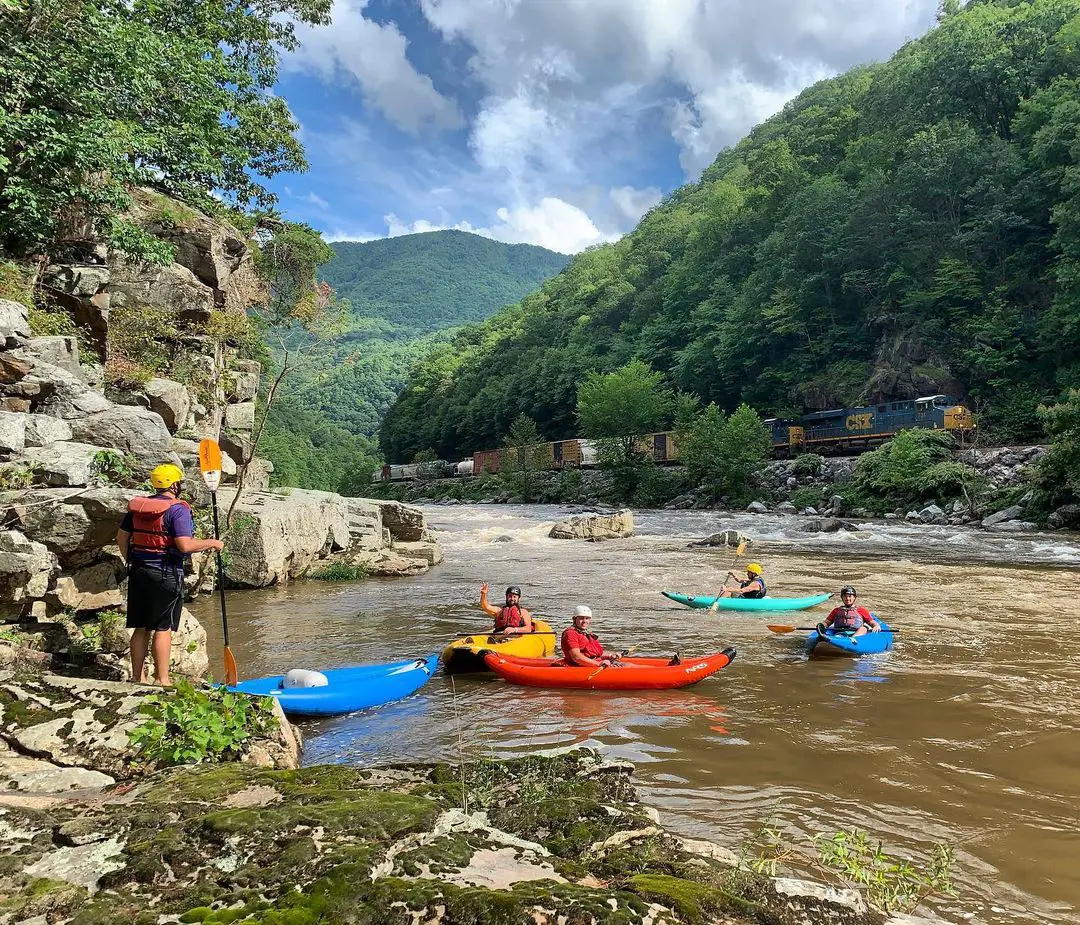 14 Best Kayaking Spots in Tennessee • Kayaking Near Me